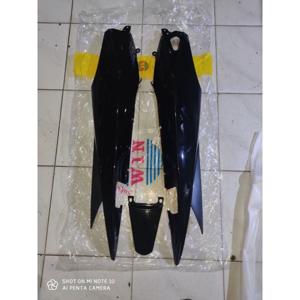 Jual Cover Body Kanan Kiri Plus Cover Tail Jupiter MX 135 Lama Hitam ...