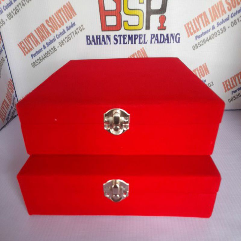 Jual BOX PLAKAT BLUDRU MERAH 20.5X26.5 CM | Shopee Indonesia