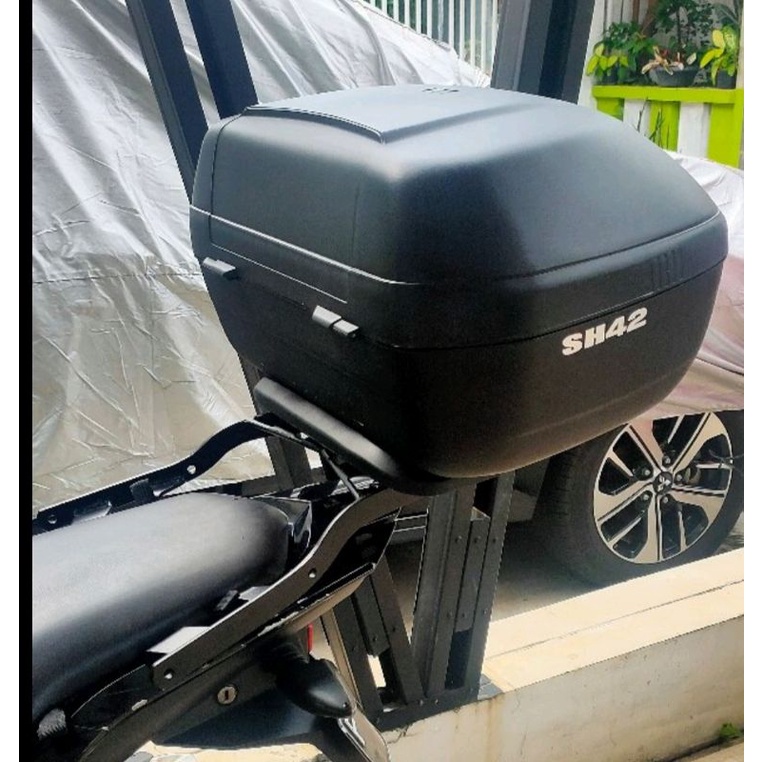 Jual Box Shad Top Box Motor Universal SHAD-42 Original Best Quality ...