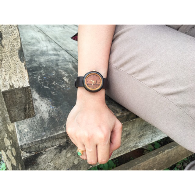 Jual Jam tangan kayu wanita - jam tangan kayu analog - jam tangan kayu ...
