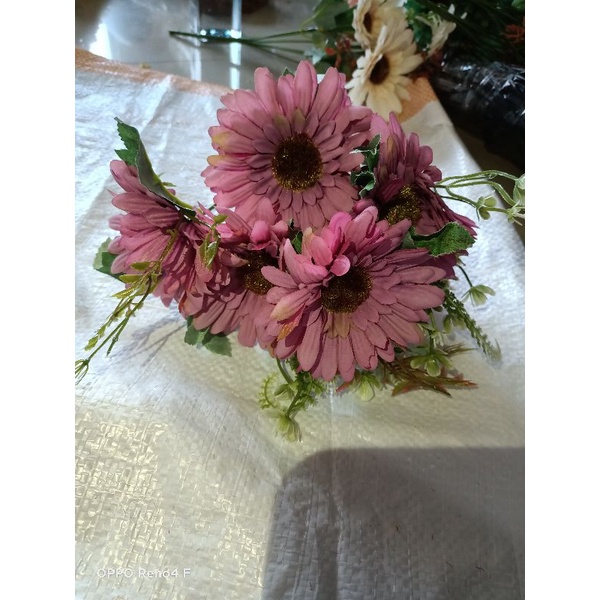 Jual Bunga Garbera Artificial/Garbera Clasik cabang 6 (1lusin) | Shopee ...