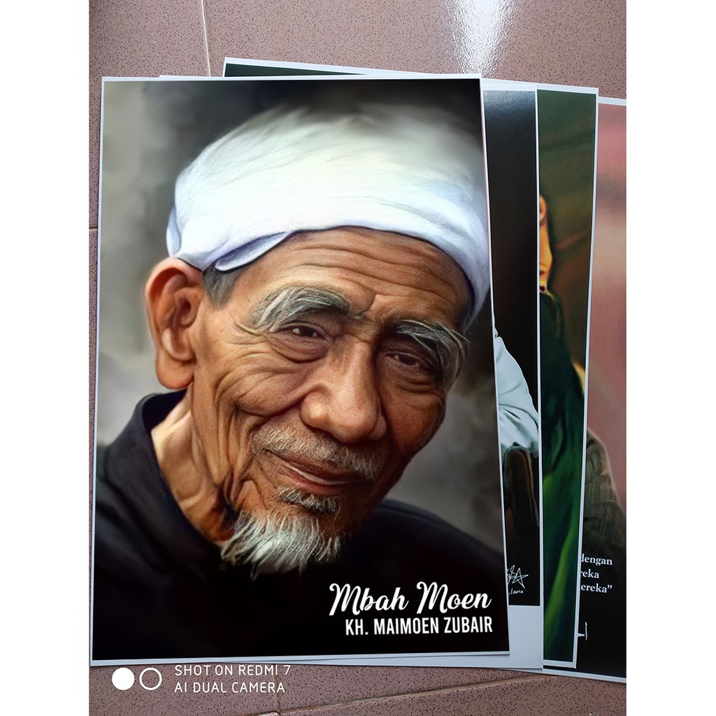 Jual POSTER UKURAN 50x70CM MBAH KH MAIMOEN ZUBAIR BAHAN LUSTER UV AWET ...