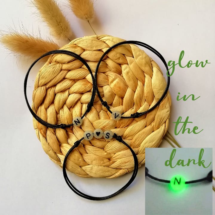 Jual Gelang Huruf Glow In The Dark / Gelang Inisial Huruf / Gelang ...