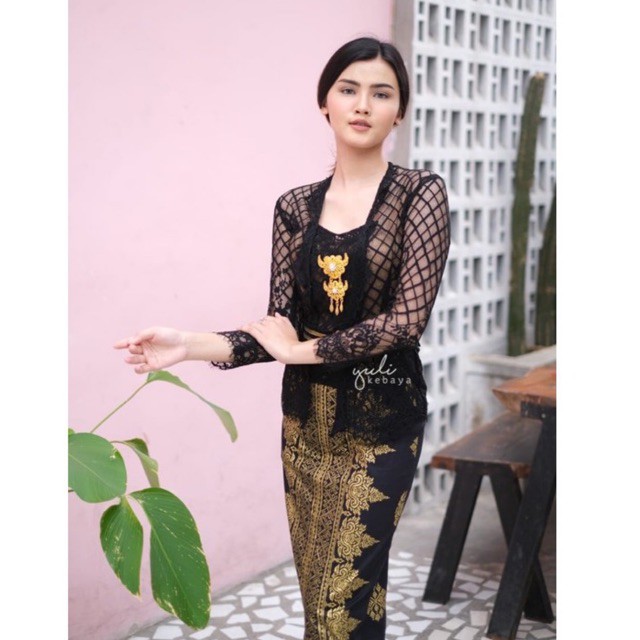 Jual Kebaya Bali Jadi Kutubaru Semi Italy Modern - Yuli Kebaya | Shopee ...
