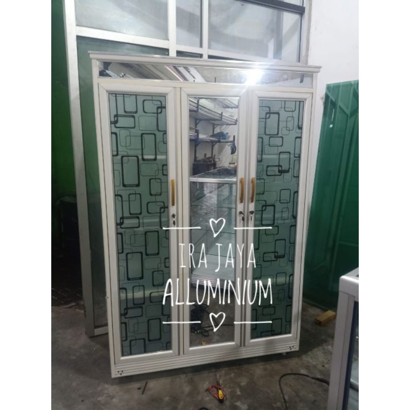 Jual LEMARI PAKAIAN/BAJU MINIMALIS KACA PINTU 2 KACA STIKER | Shopee ...