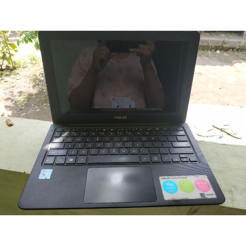 Jual Notebook ASUS E202S Series | Shopee Indonesia