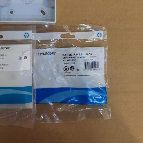 Jual Modular Cat.5e Amp Commscope + Faceplate 1 Hole + Outbow | Shopee ...