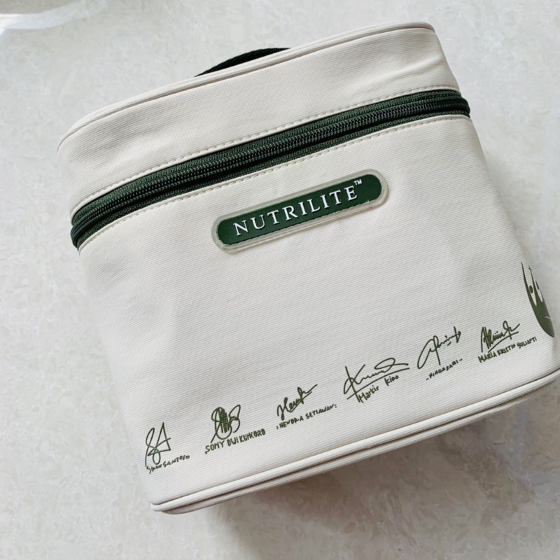 Jual lunch box lock & lock amway nutrilite second kondisi masih bagus ...