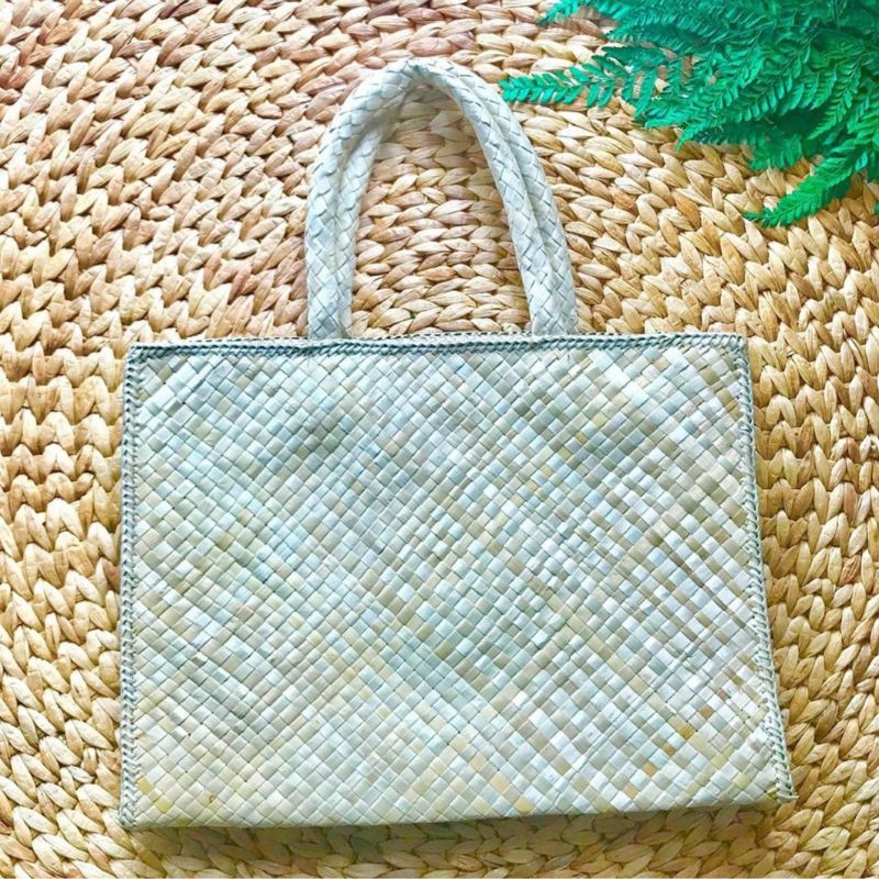 Jual tas pandan map ukuran 40 x 30 cm | Shopee Indonesia