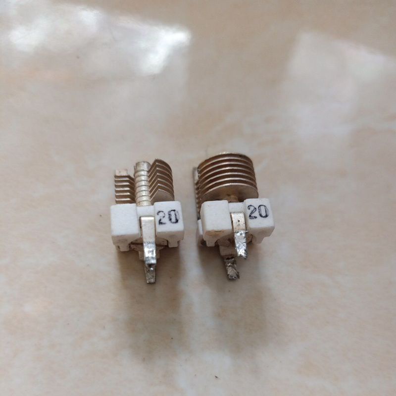 Jual Varco besi 20pf Trimer besi capasitor variable harga 2 biji ...