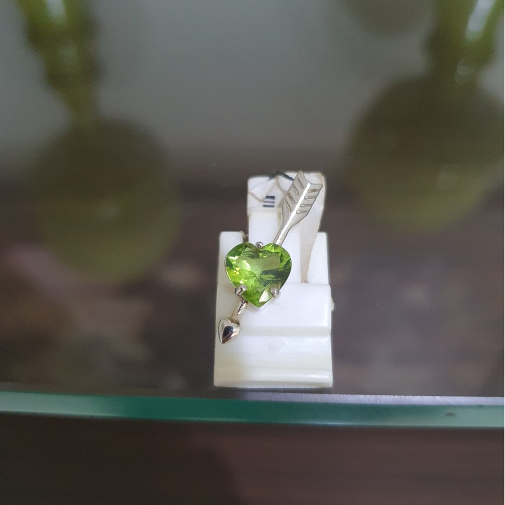 Jual Liontin Perak Dilapisi Emas Putih Bentuk Hati Dengan Batu Emerald ...