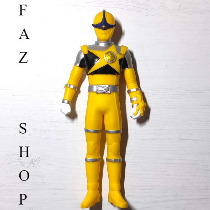 Jual MAINAN BANDAI SUPER SENTAI KYURANGER MARLIN YELLOW ACTION FIGURE ...