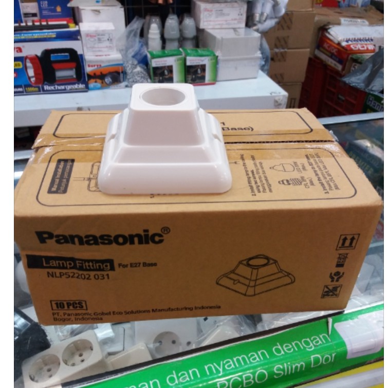 Jual Panasonic Fitting Lampu Tempel Plafon Kotak E27 ( NLP52202 ...