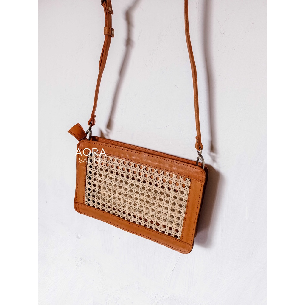 Jual Tas Selempang Rotan, Rattan Bag, Summerbag, Rattan Leather ...