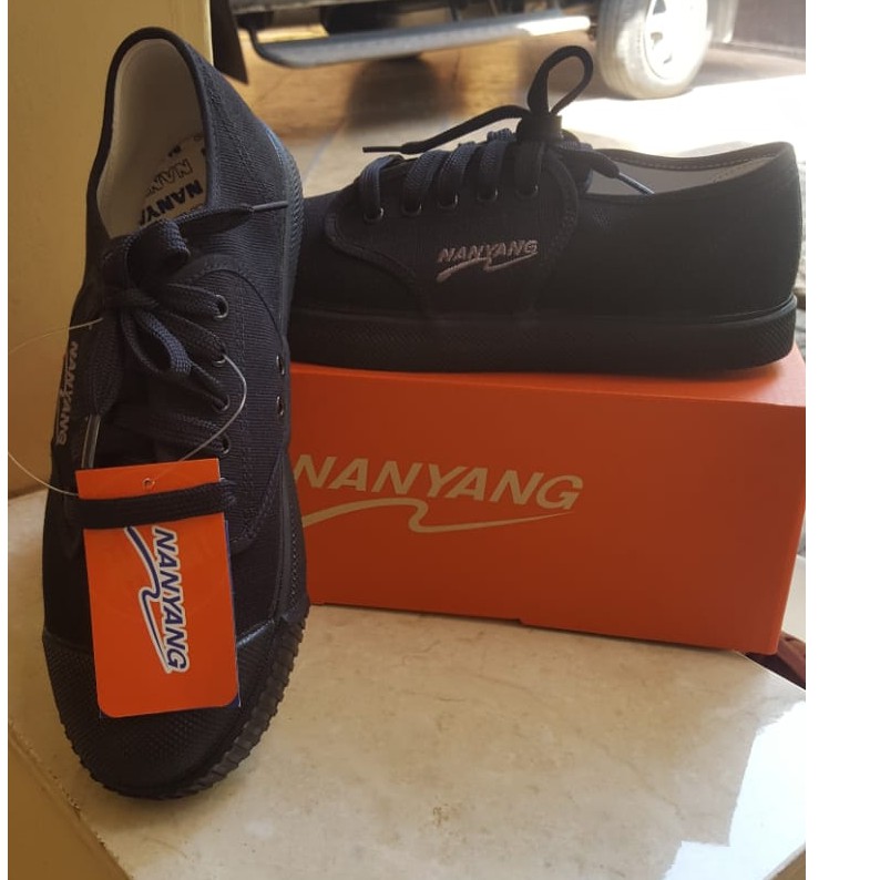Jual SEPATU TAKRAW NANYANG ORIGINAL THAILAND WARNA COKLAT PUTIH HITAM ...