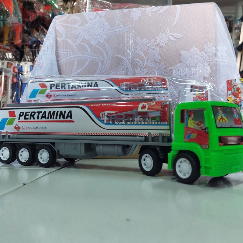 Jual truck minyak bensin bahan bakar pertamina - truck container minyak ...