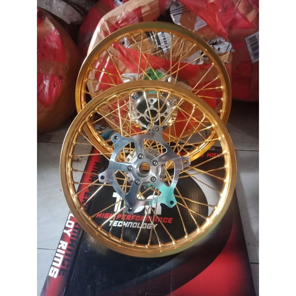 Jual velg v rossi ring 17 gold untuk motor honda sonic | Shopee Indonesia