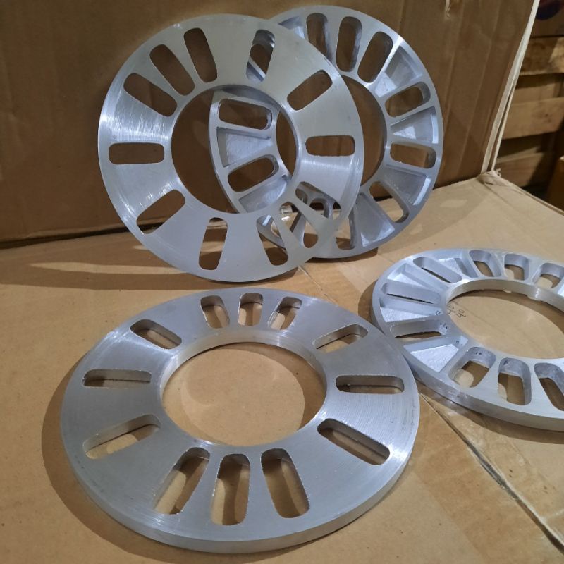 Jual Spiser Mobil Spacer Velg Ban Universal 4/5 Lubang 8mm | Shopee ...