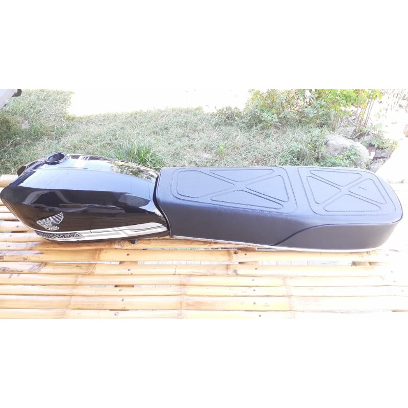 Jual PAKET EKONOMIS BODY CB TANGKI HITAM KOMBINASI PUTIH DAN JOK X ...