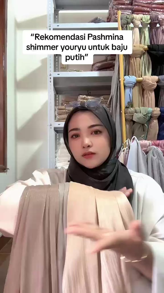 Jual Hijab Pashmina Shimmer Youryu Silk | Shopee Indonesia