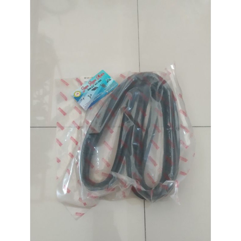 Jual Karet run Glass Channel Kaca Pintu Depan kiri kanan Avanza Xenia ...