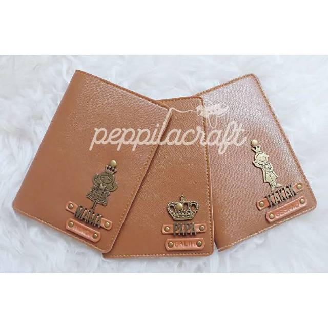 Jual Passport Cover Emboss + Charm (extra huruf besi) | Shopee Indonesia