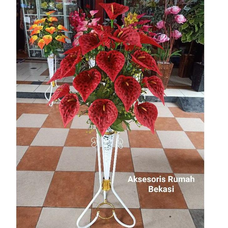 Jual RANGKAIAN BUNGA ANTHURIUM / BUNGA ARON PANDA DENGAN POT STANDING ...