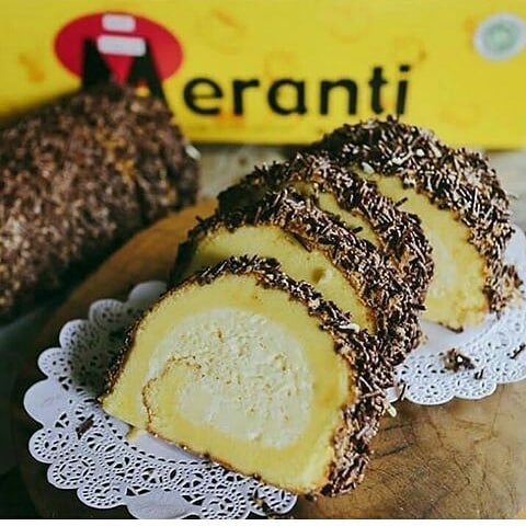 Jual BOLU MERANTI KEJU TOPPING COKELAT BM061 | Shopee Indonesia