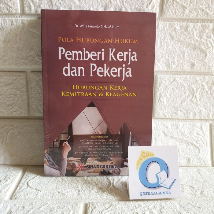 Jual Buku Pola Hubungan Hukum Pemberi Kerja dan Pekerja : Hubungan ...