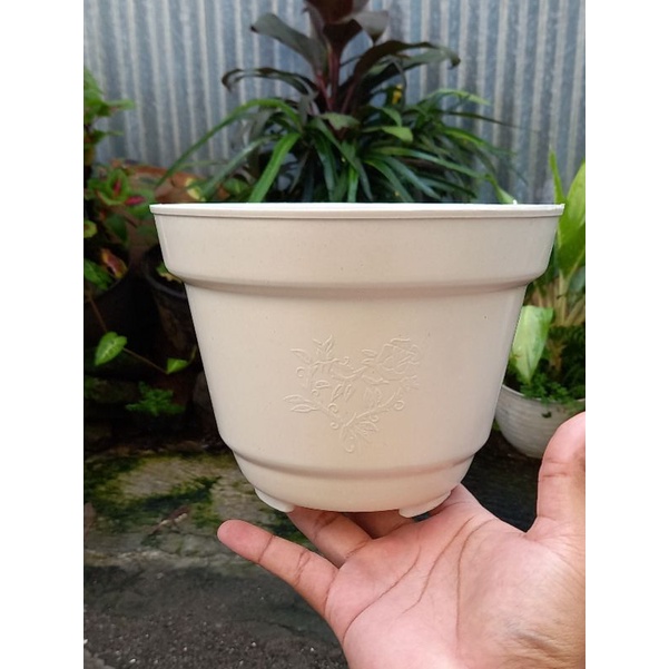 Jual POT BIBIT 20 PUTIH - POT WK 20 CM PUTIH - POT TANAMAN PUTIH - POT ...