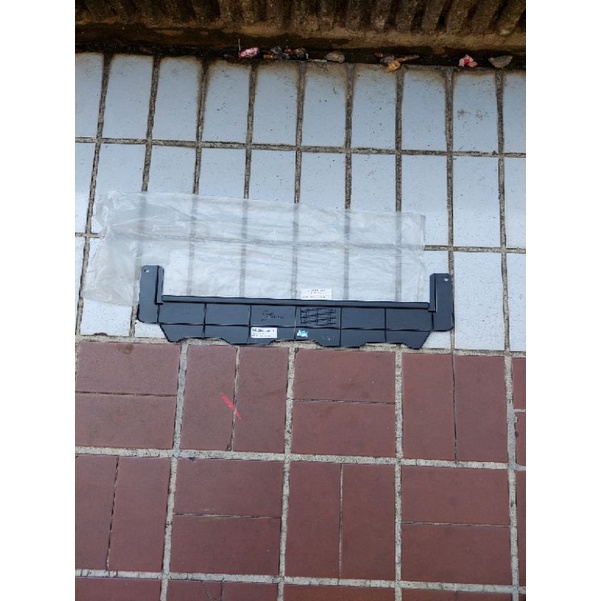 Jual Panel air guide shroud radiator Asli Mitsubishi Pajero Sport ...
