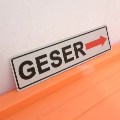 Jual LABEL GESER ANAK PANAH KANAN / KIRI 19.5CM X 4.5CM | Shopee Indonesia