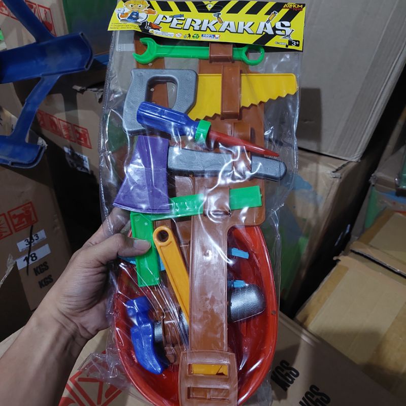 Jual mainan alat tukang pertukangan lengkap dengan helm kemasan kantong ...
