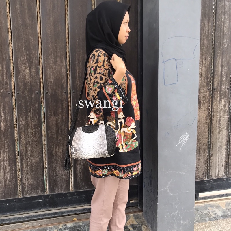Jual SWANGI Pouch Gembung Kulit Ular Asli | Shopee Indonesia