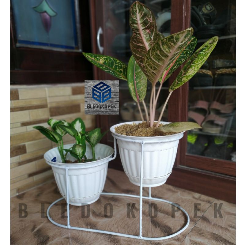 Jual Standing Pot Bunga Besi 2 Susun Standing Pot Tempat Tanaman Besi ...