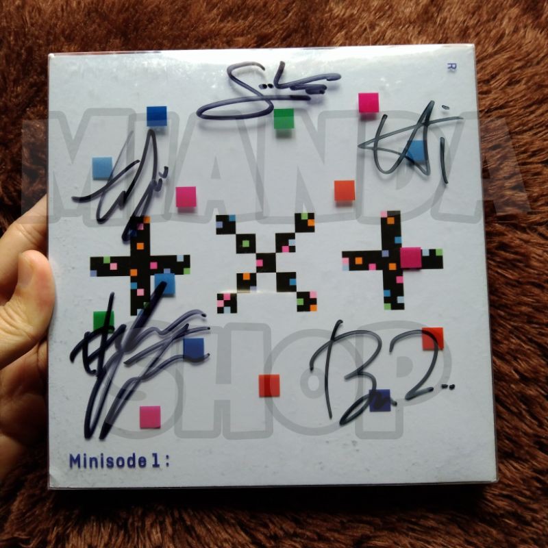 Jual TXT SIGNED ALBUM BLUE HOUR VERS R | Shopee Indonesia