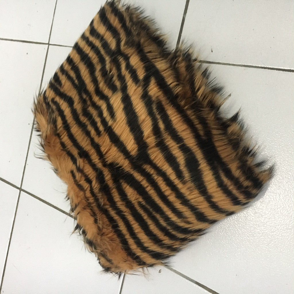 Jual Alas Cover Bulu Dashboard Mobil Corak Warna Macan / Harimau ...