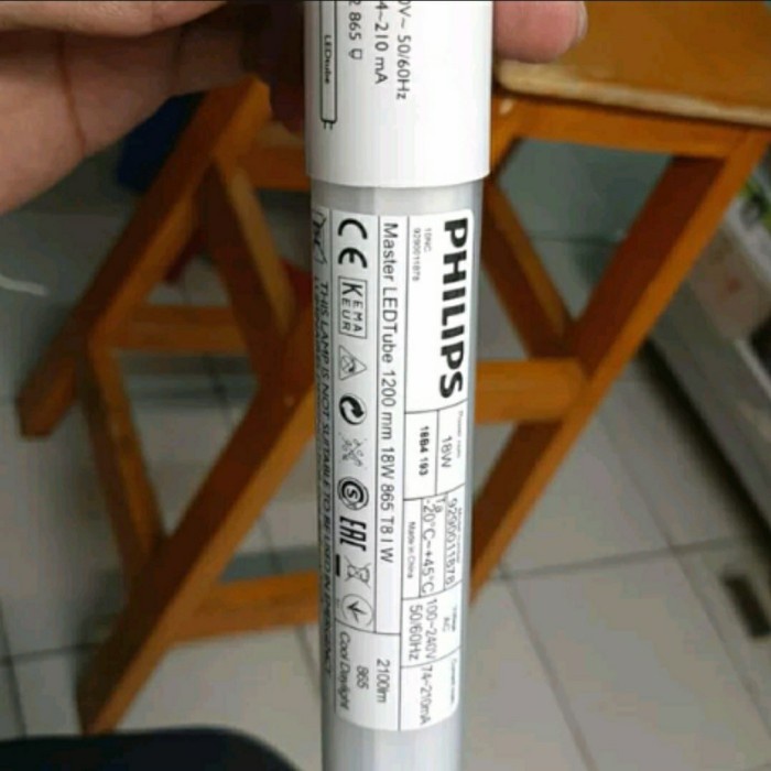 Jual Lampu TL Philips Master Led Tube 18W /865 1200mm | Shopee Indonesia