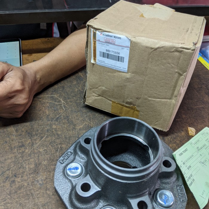 Jual nap roda depan L300 diesel wheel hub front mitsubishi MB109904 ...