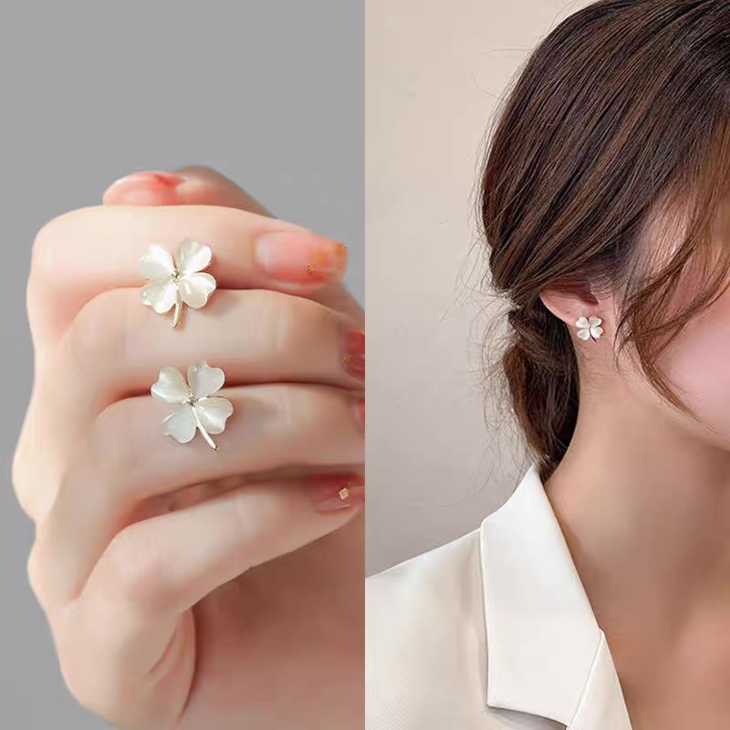Jual Anting Fashion Daisy Sun Flower Stud Earrings Bunga Sederhana ...