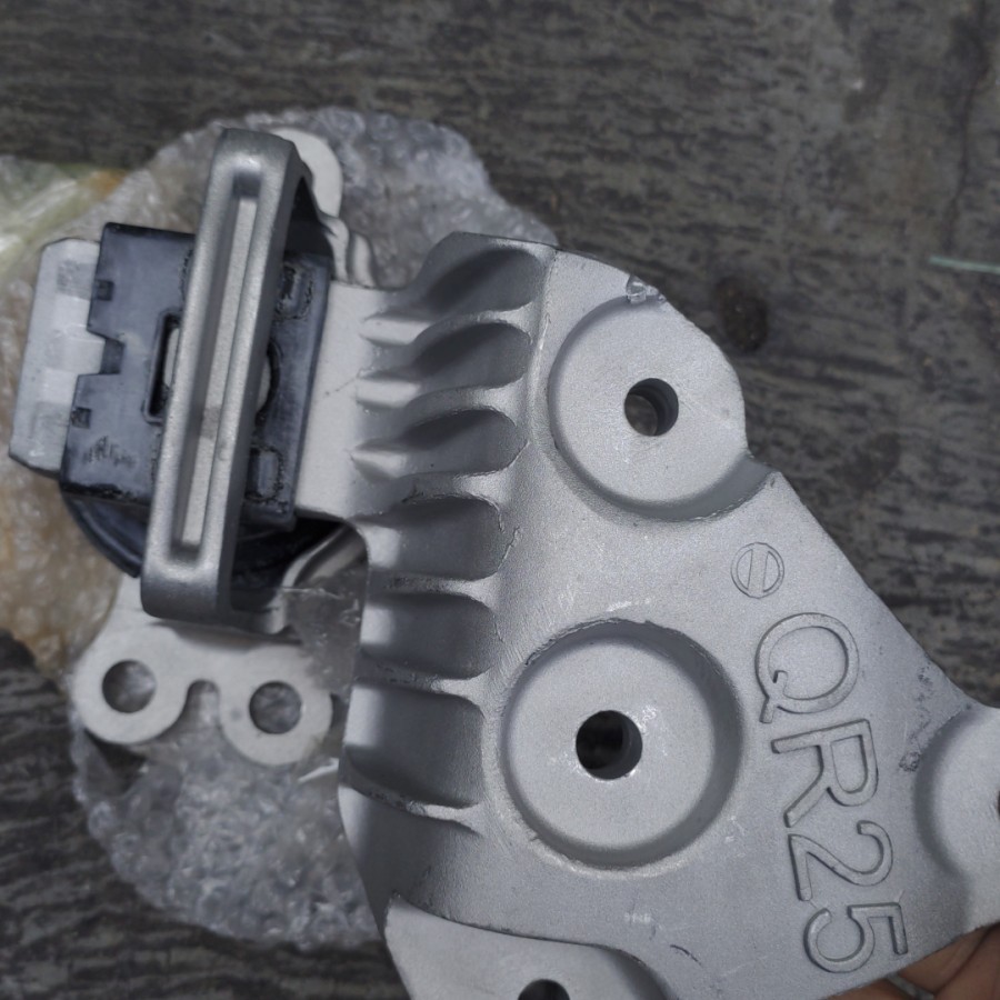 Jual engine mounting kanan Nissan all new X-Trail T32 2.5cc 11210-4BA0A ...