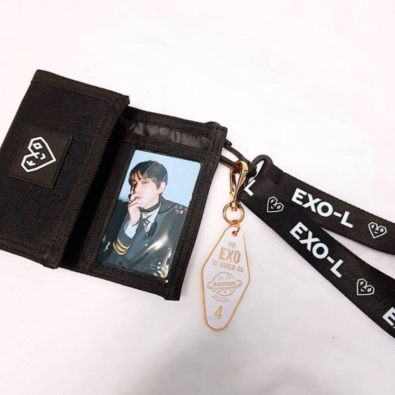 Jual EXO Official Wallet + Lanyard // Hologram Postcard Holder | Shopee Indonesia