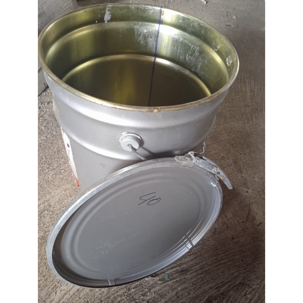 Jual Ember kaleng bekas 25kg palken 25kg lengkap tutup | Shopee Indonesia