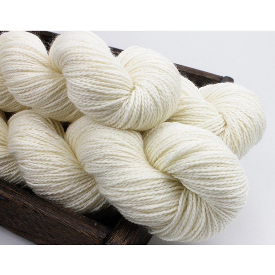 Jual Benang Rajut 100% Superwash Extrafine Merino Wool Undyed | Shopee ...