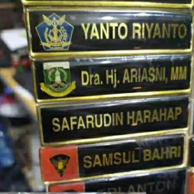 Jual Name tag plus logo | Shopee Indonesia