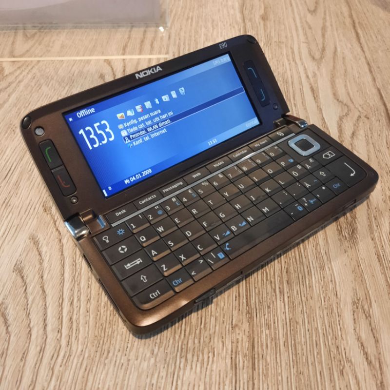 Jual NOKIA E90 EGO COMMUNICATOR ORIGINAL MULUS LIKENEW NO MINUS SINYAL ...
