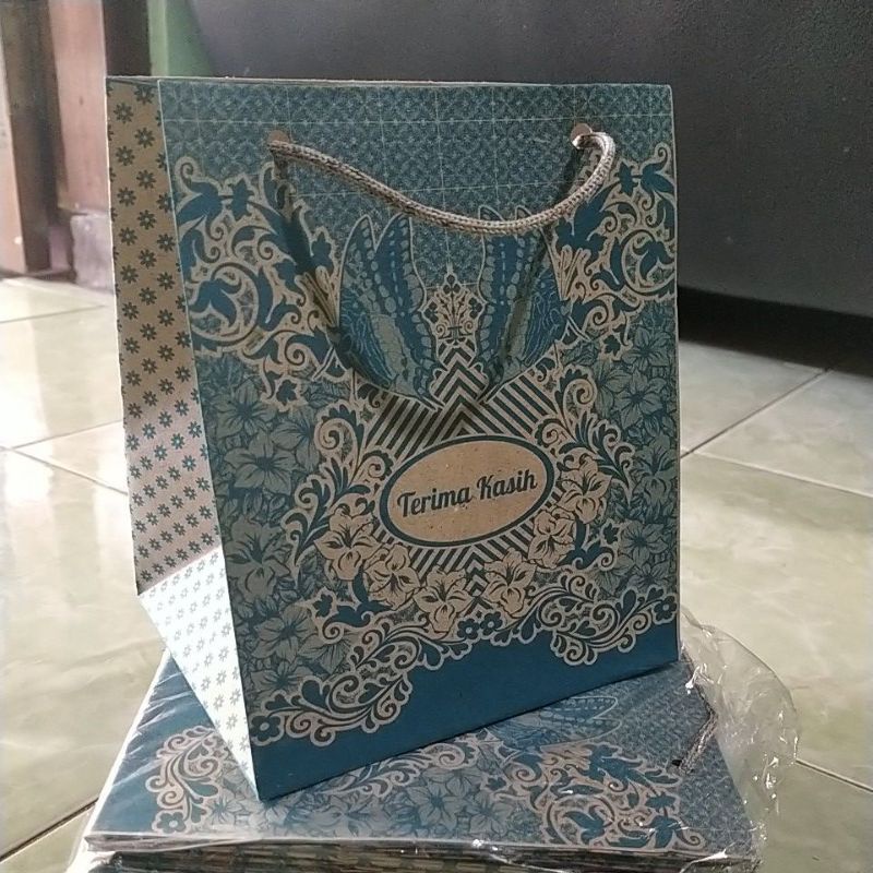 Jual Tas kertas batik ukuran toples (14*12*16) | Shopee Indonesia