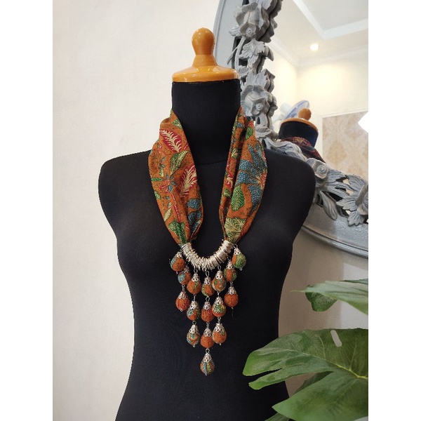 Jual Kalung Batik Rumbai Anggur - Penampilan Etnik yang Eksklusif di ...