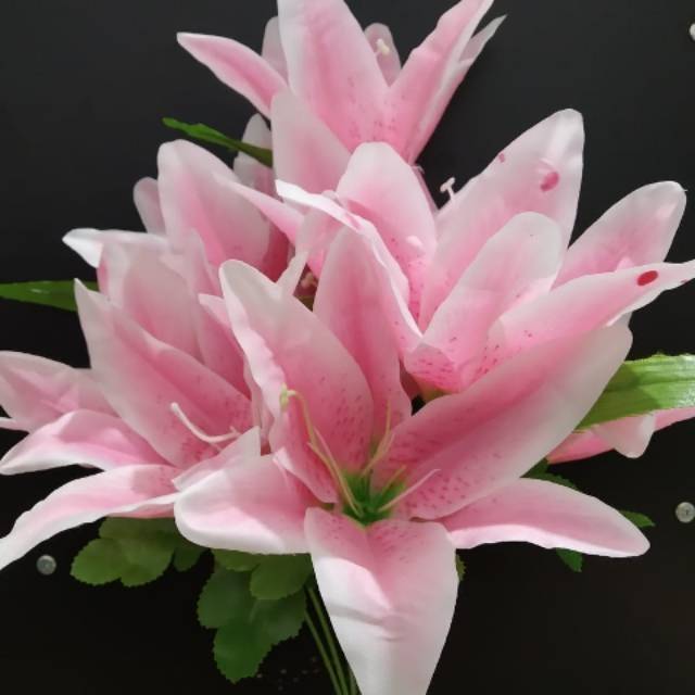 Jual bunga lily artificial cabang 9 bunga | Shopee Indonesia