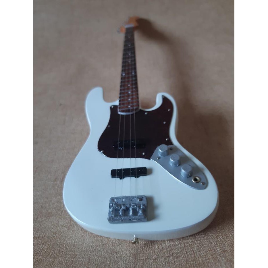 Jual Miniatur Bass Fender American Standar Jazz White Model | Shopee ...